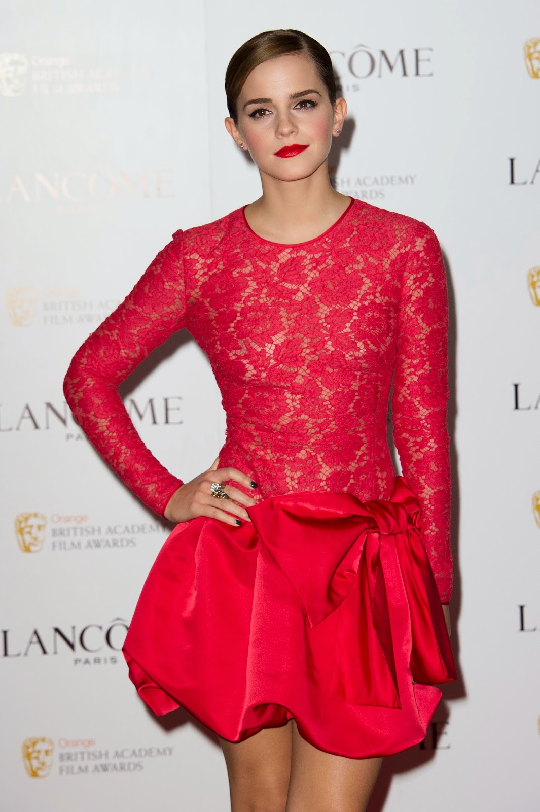 Q's Supermodels and Celebrity photos: Emma Watson in a red lace dress ...