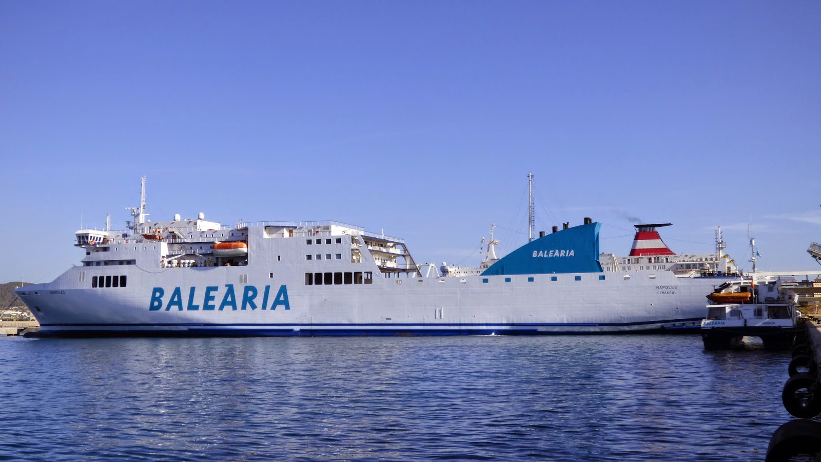 FERRYBALEAR: El Ferry "NAPOLES" de Baleària, realiza su primera escala ...