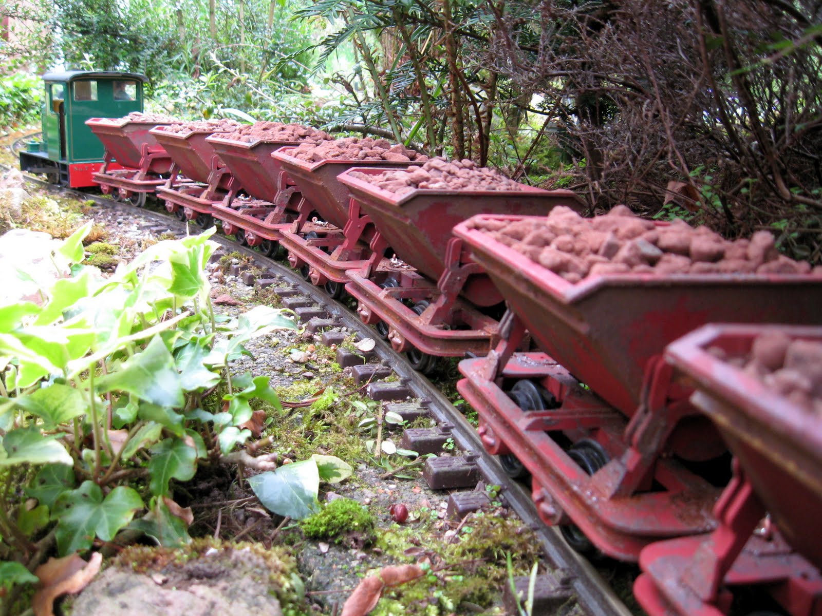 Peckforton Light Railway: How I made a rake of loaded, weathered ...