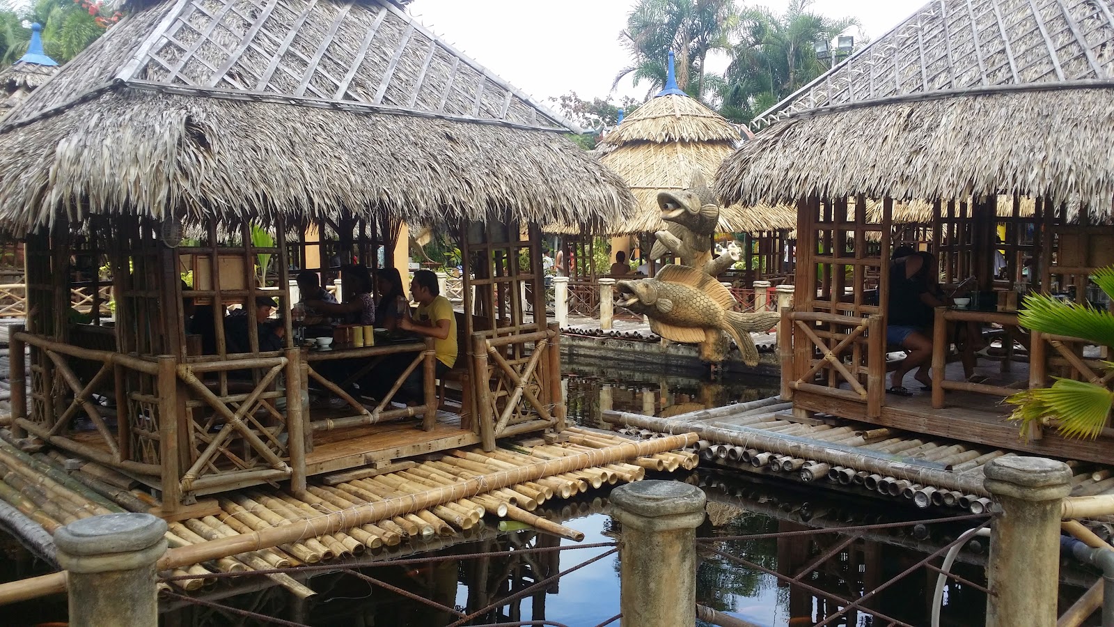 Lakwatserang Bulakenya: Isdaan Floating Restaurant: Tarlac