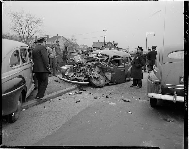 50 Impressive Vintage Photos of Car Accidents From Between the 1930s ...