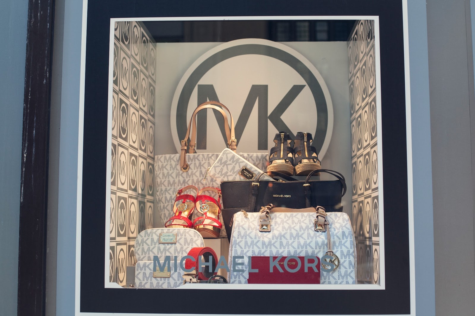 sixties doll: Michael Kors Windows