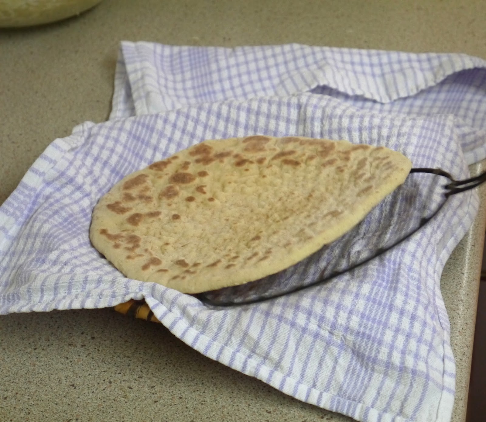This Muslim Girl Bakes: Really Soft Naan Bread.