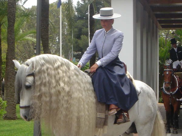 A caballo: La monta a la amazona