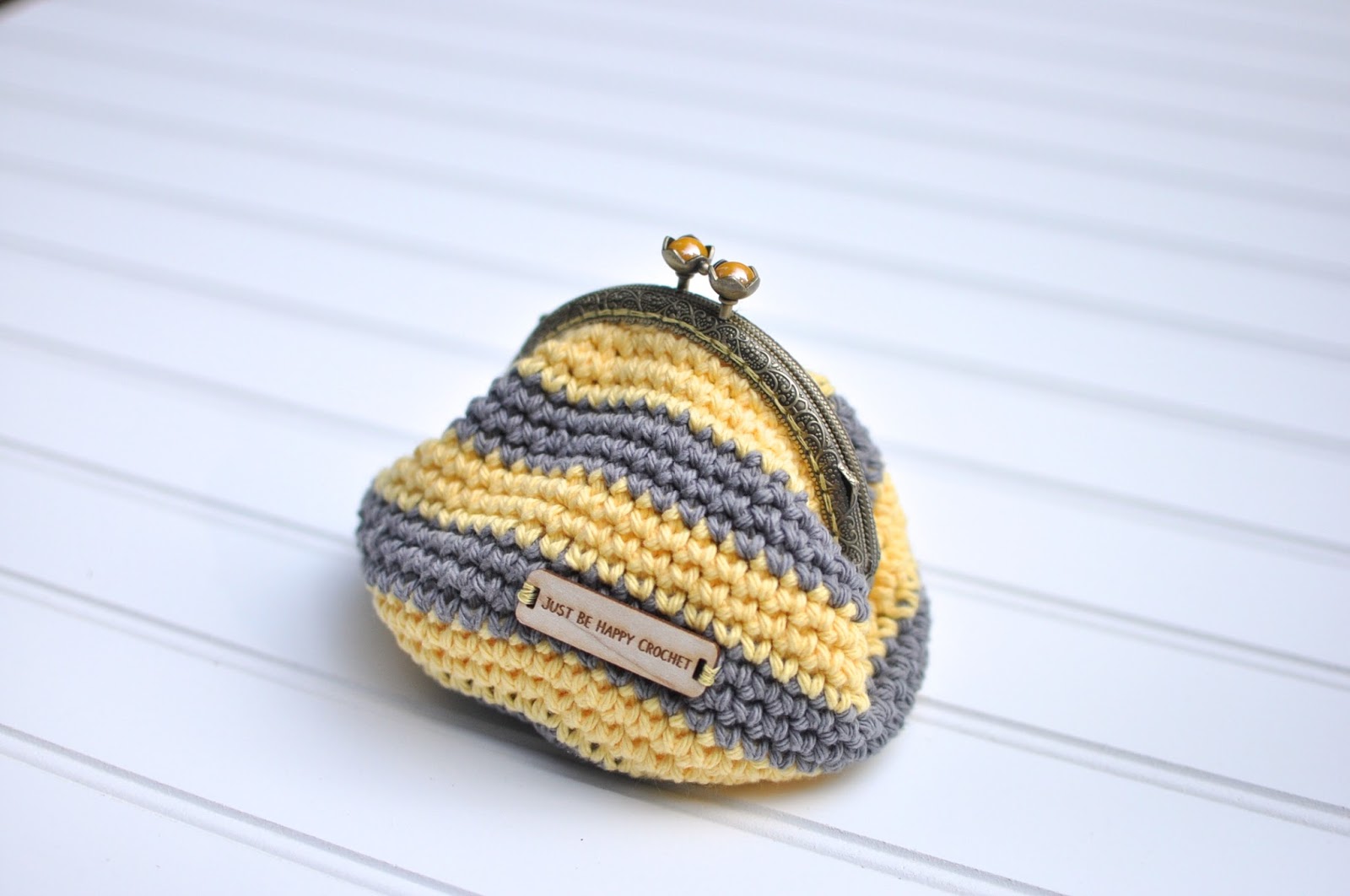 Just be happy!: Coin Purse {Free Pattern}