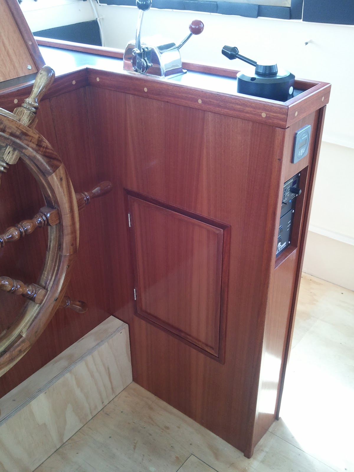 Building Koloa (Kama Hele): Wheelhouse console finished