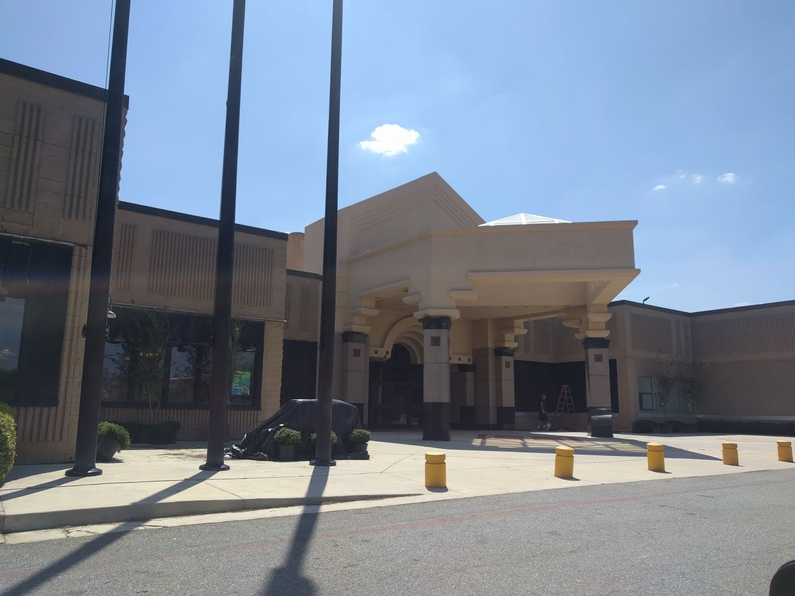 Retail World: The Starcourt Mall