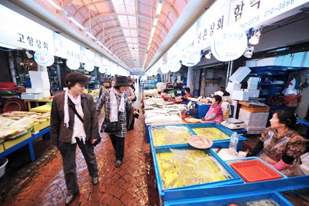 Mystic Korea: Dongmun Fisheries Market in Jeju Island