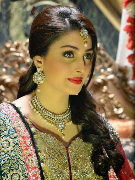 Aiza Khan hd wallpapers-hot new picture-biography-ayeza khan sexy ...