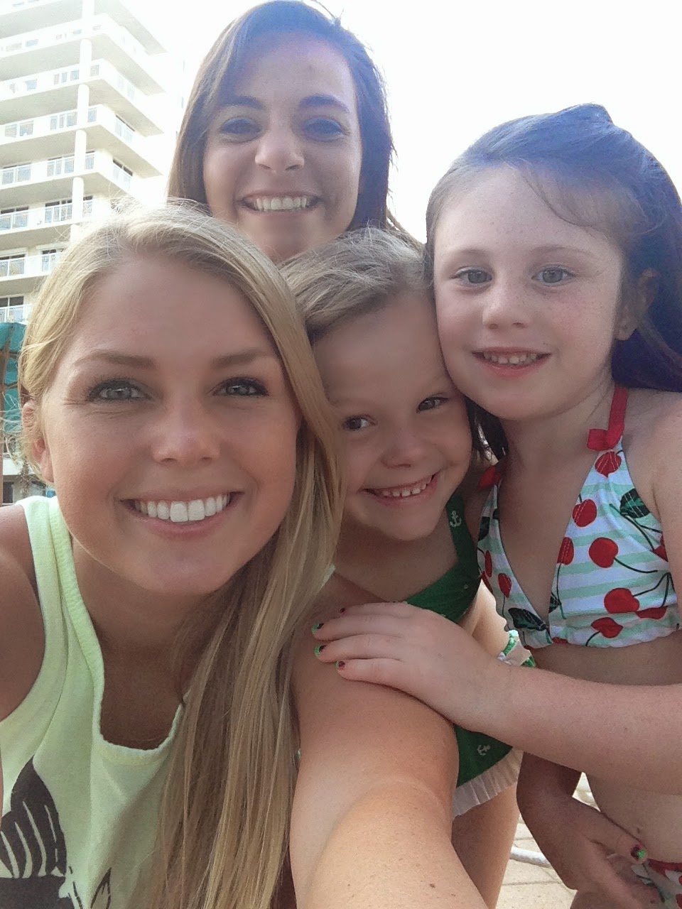 Mojoy: At the beach. Day one!