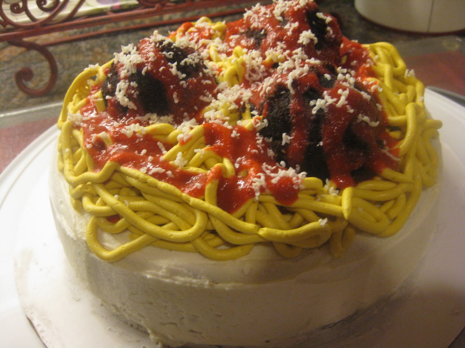 Girl Behind the Apron: 'Spaghetti & Meatballs' Cake