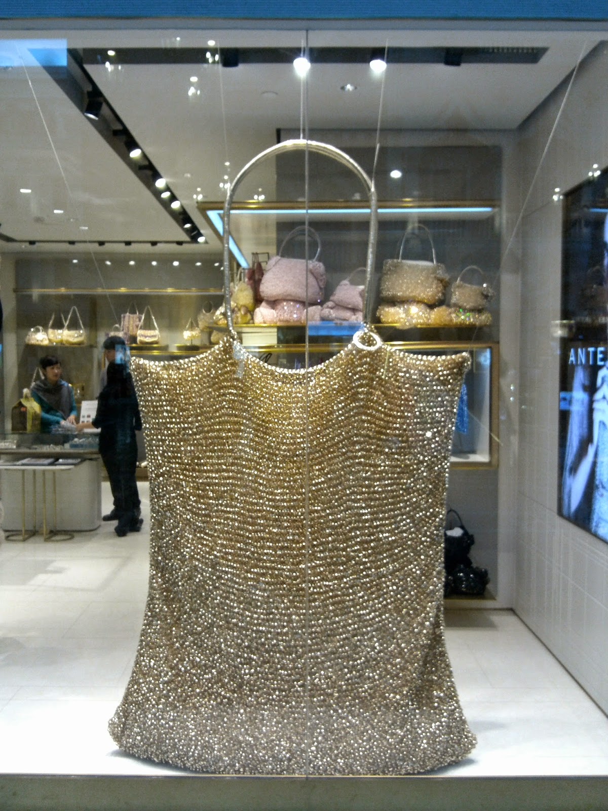 displayhunter2: Anteprima Wirebag: Giant wire bag