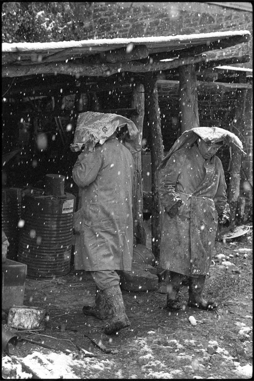 Modern Printmakers: James Ravilious: hunters in the snow