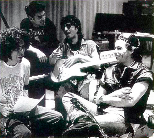 Los Rodriguez en acústico, un grupo para no olvidar | Atrás Del Mostrador