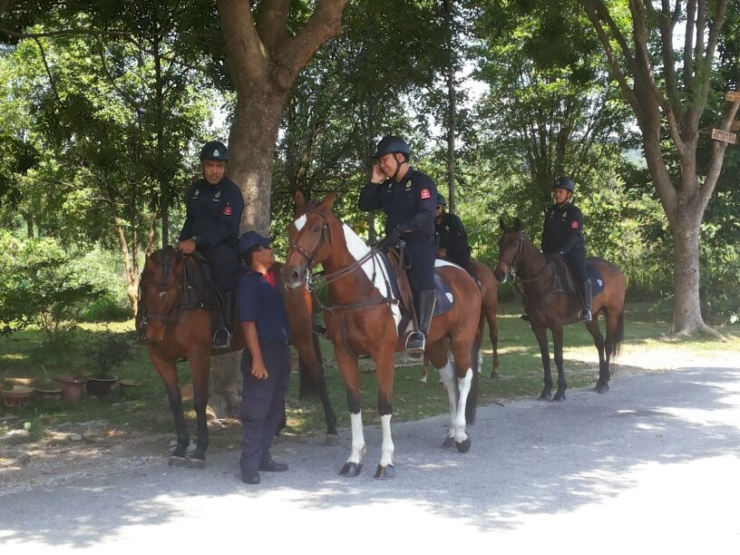 Komuniti LEP3 Taman Lestari Putra: Unit Berkuda PDRM meronda Taman LEP3