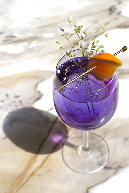 Gastronomista: Butterfly Pea Blue Bitter Spritz