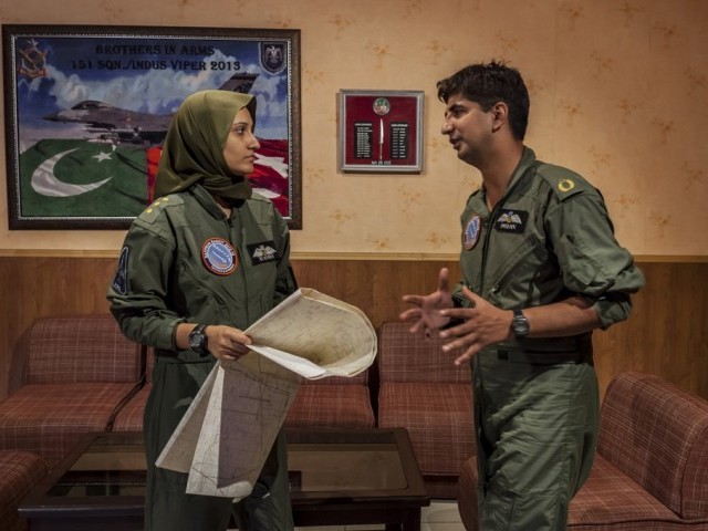 Ayesha Farooq, Female Pakistani Fighter Pilot, A New Beginning in PAF ...