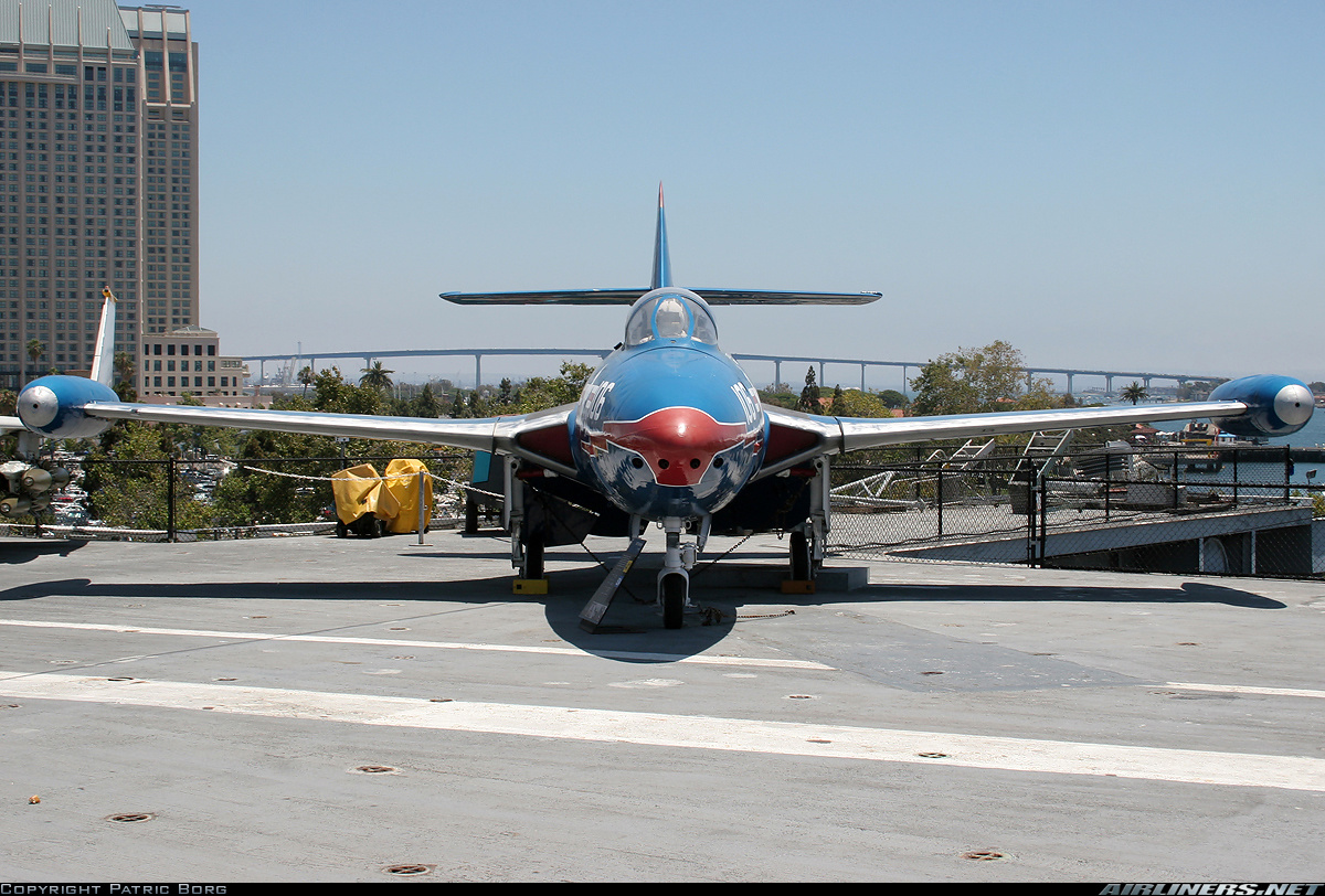 * El sitio de "jactres" *: Grumman F9F "PANTHER".