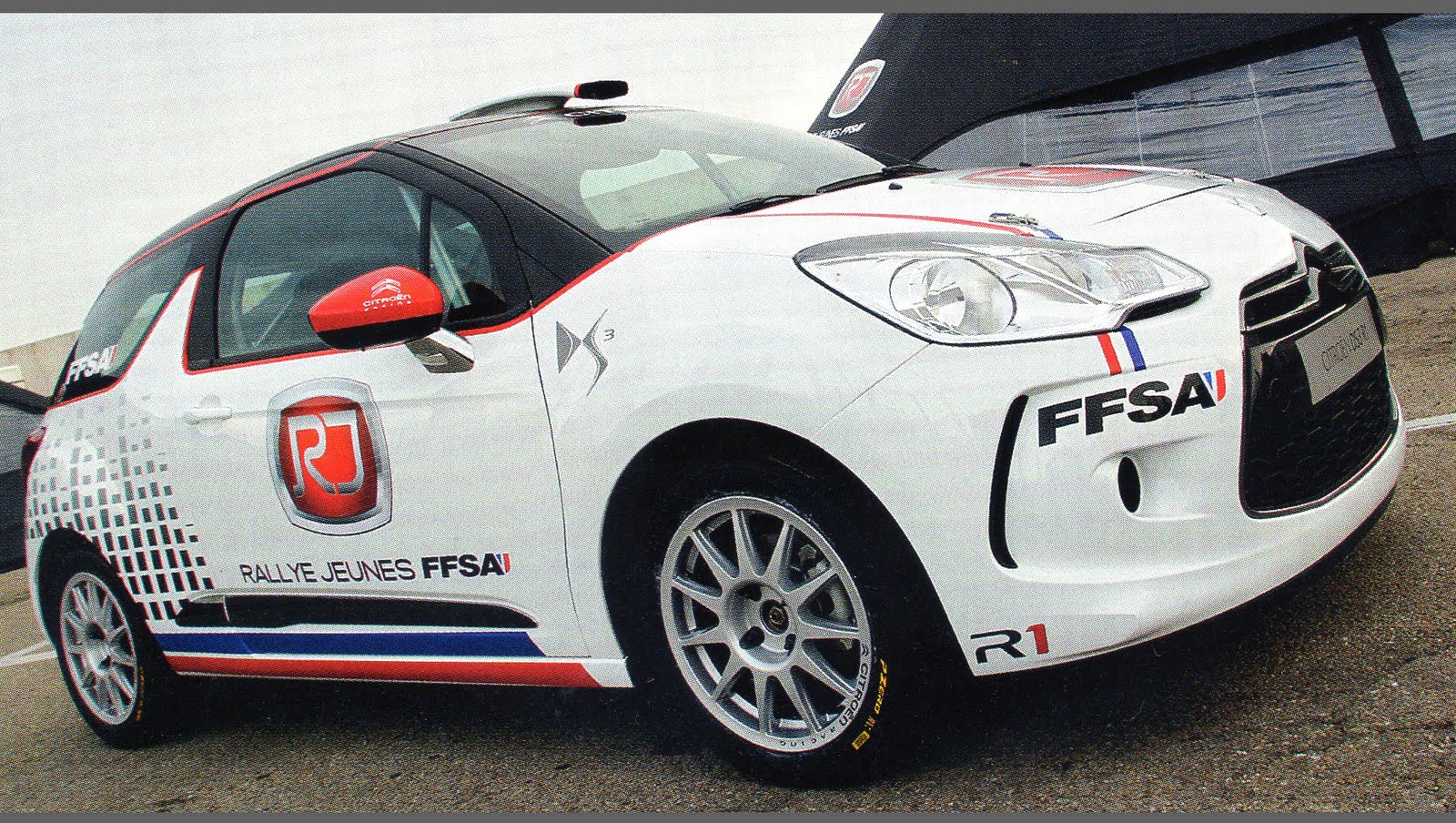 Cortando Cuneta: Citroën DS3 R1