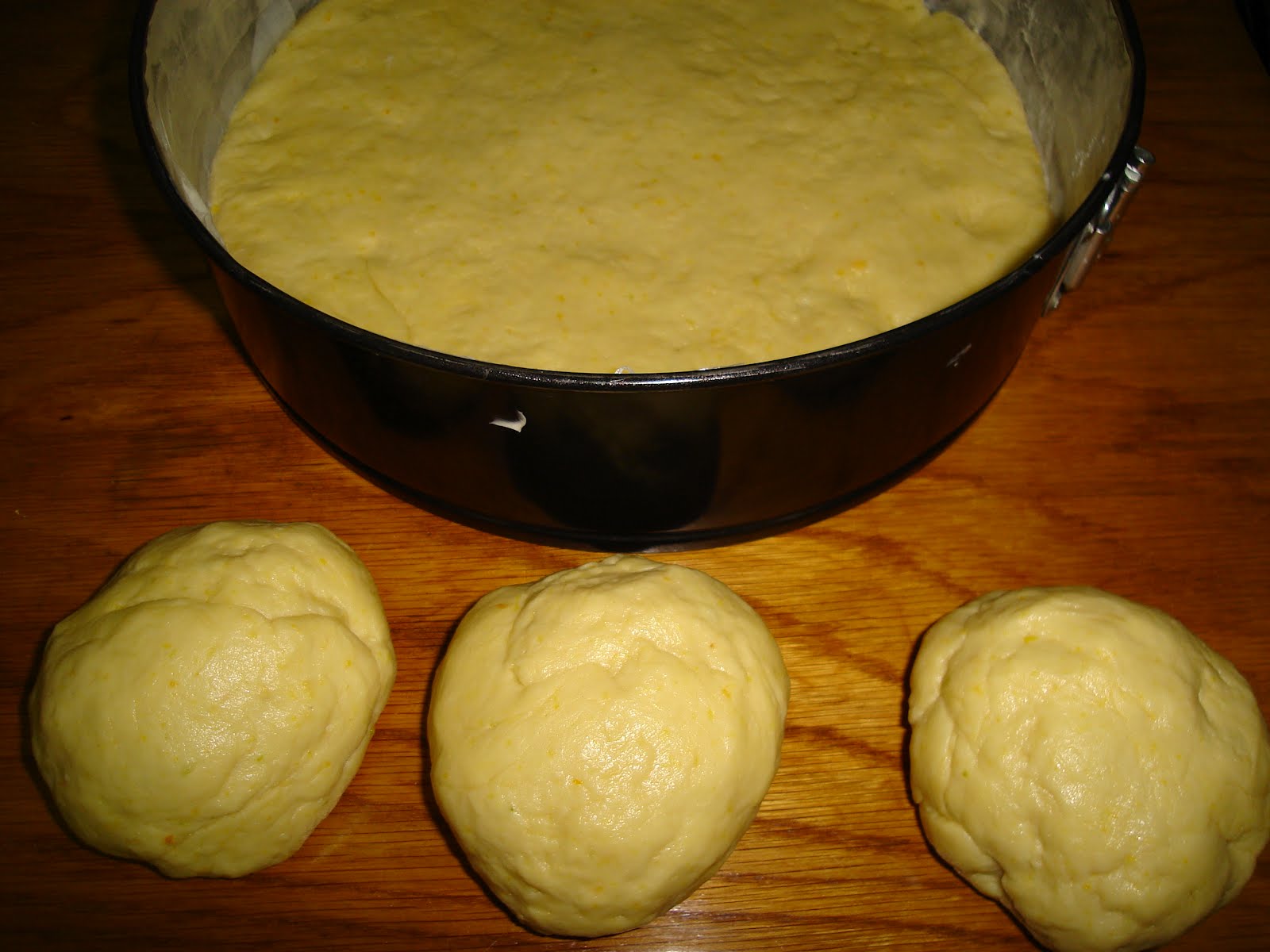 Pe masa din bucatarie: Pasca traditionala