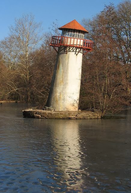 none: Lighthouses that Lean