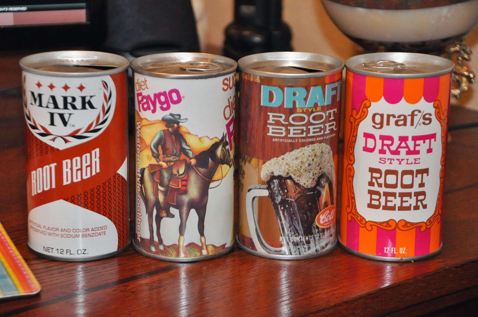 Tom's Root Beer Collectibles: Root Beer CANS