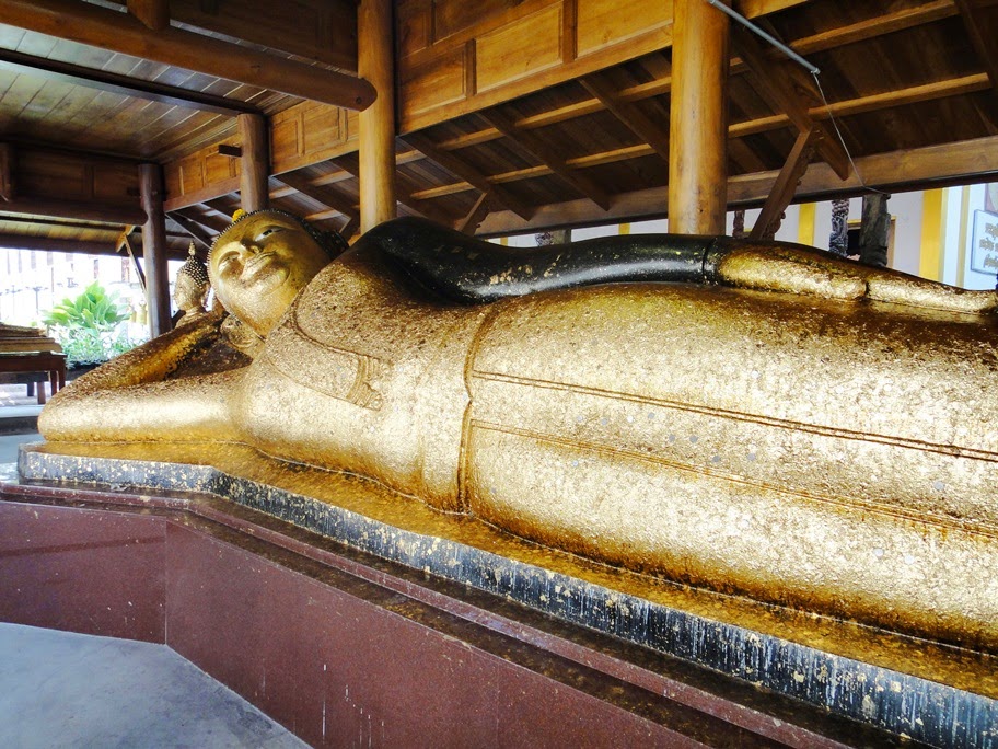 Temples In Thailand: Singburi - Wat Phra Non Chaksi