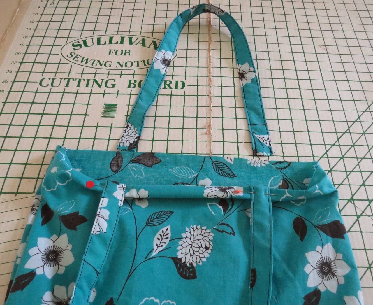 Creating my way to Success: Shopping bags from bedding - an upcycle ...