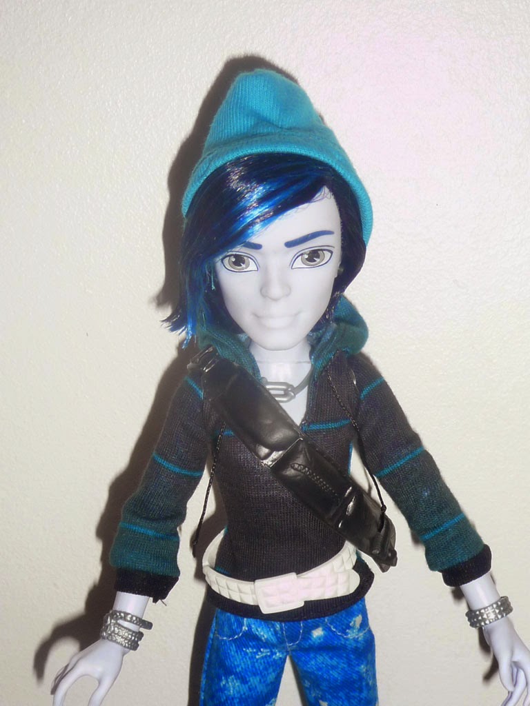 Monkfish's dolly ramble: Monster High Invisibilly and Neighthan Rot