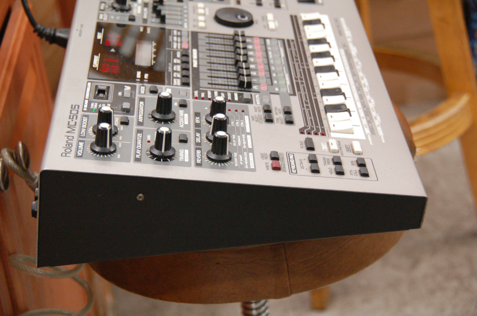 MATRIXSYNTH-B: ROLAND MC-505 GrooveBox