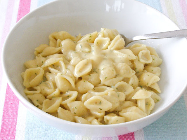 maple•spice: Creamy Garlic Shells & Variations