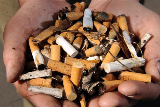 Pénzért mindent!: Cigaretta mizéria