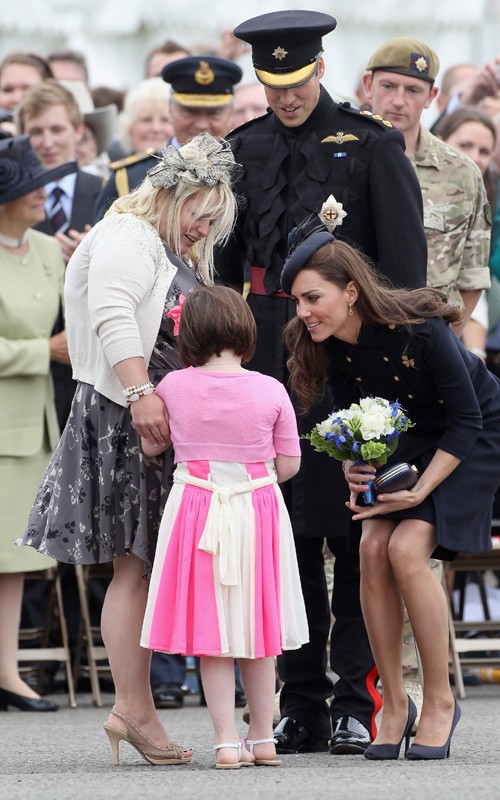 Dutchess of Cambridge kate Middleton: Middleton:Irish Guards Medal ...