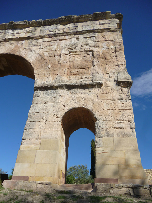 ArKeológica: Arco romano de Medinaceli (Medinaceli. Soria)