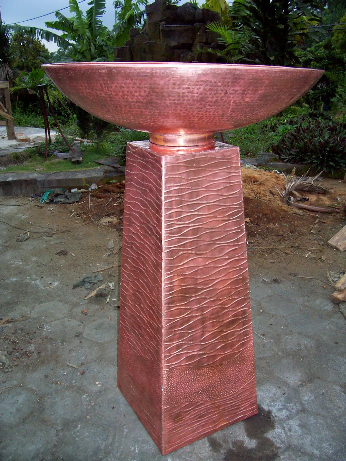 PUSAT KERAJINAN TEMBAGA KUNINGAN | KERAJINAN TEMPAH TEMBAGA | WATER ...