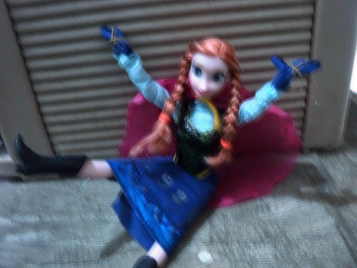 Knocked-off!: Bootleg Doll Review : Bootleg 12" Anna from Frozen Doll
