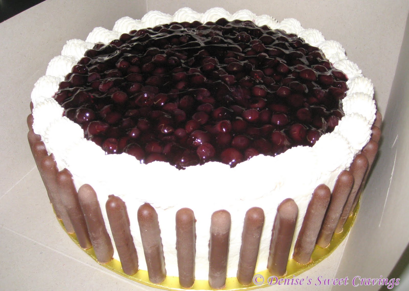 HOW's Baking: Blueberry Chocolate Cake