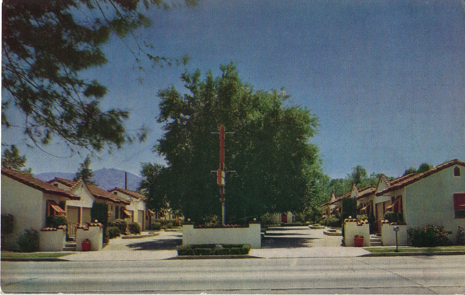 Valley-Vue Auto Court in Sherman Oaks Postcard | San Fernando Valley Blog