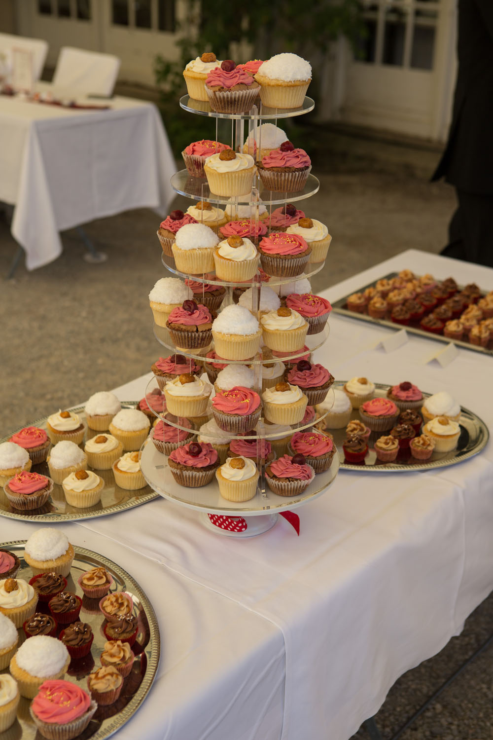 Ein Hochzeits-Cupcake-Buffet für Steffi und Georg