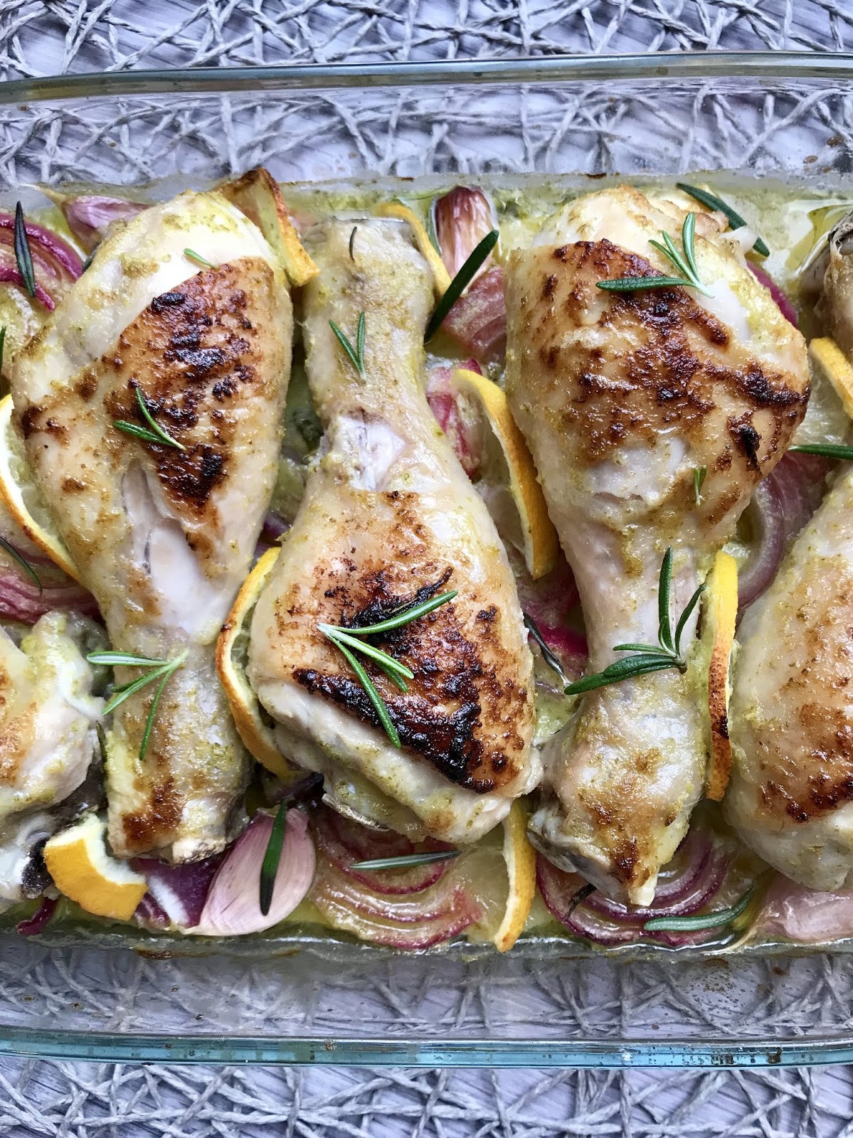 Jamoncitos de pollo asados con limón y romero. El Asaltablogs Invisible