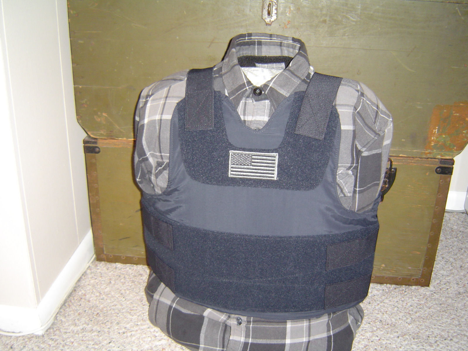 Webbingbabel: Paraclete PPE Concealable Armor Carrier