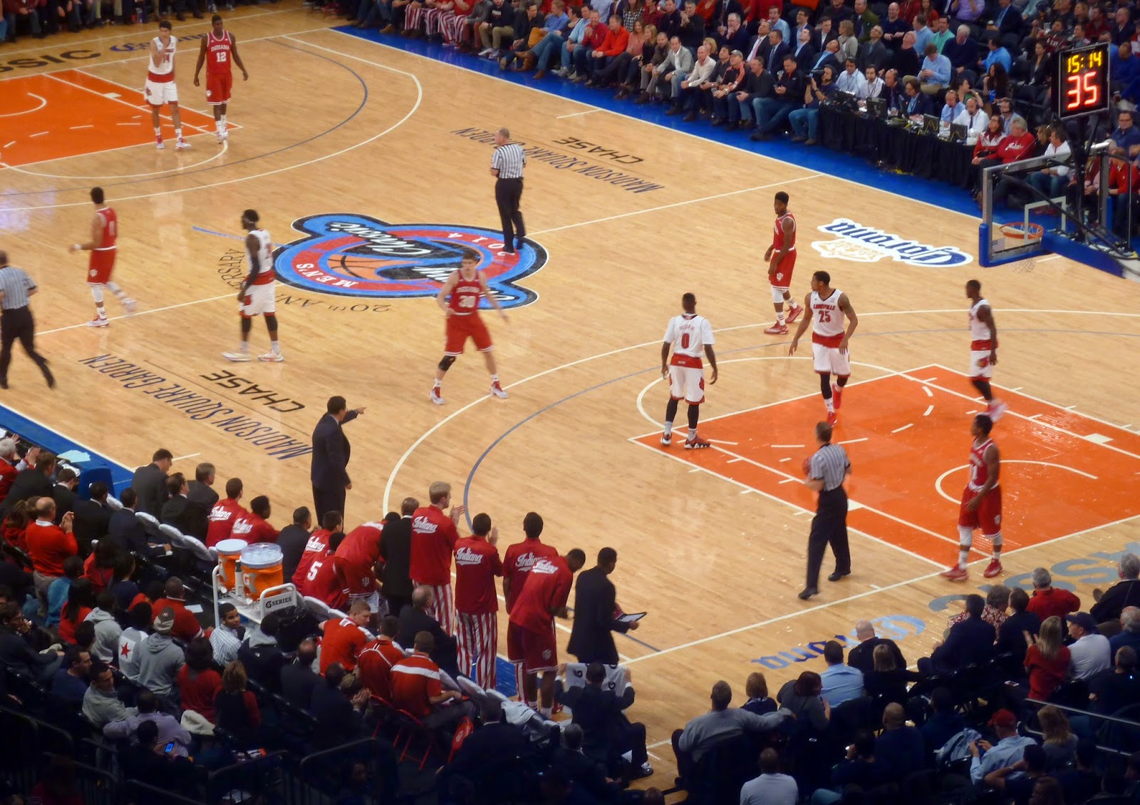 A Daly Dose Of Hoops: Jimmy V Classic: Louisville, Villanova dominate ...