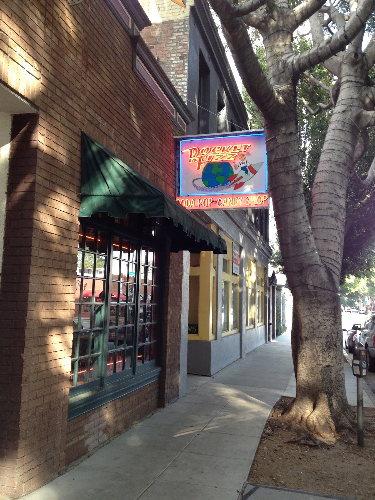 Out Last Night: ROCKET FIZZ Soda Pop Candy Shop West Green Street, Pasadena