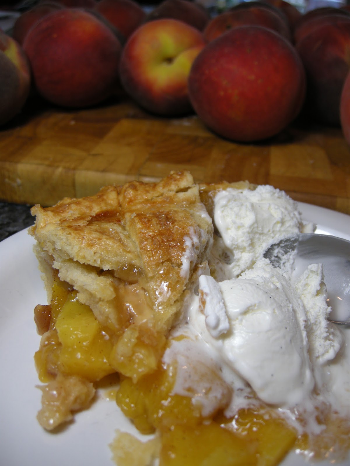 Kitchens Are Monkey Business: Rosie Makes A Georgia Peach Queen Pie.