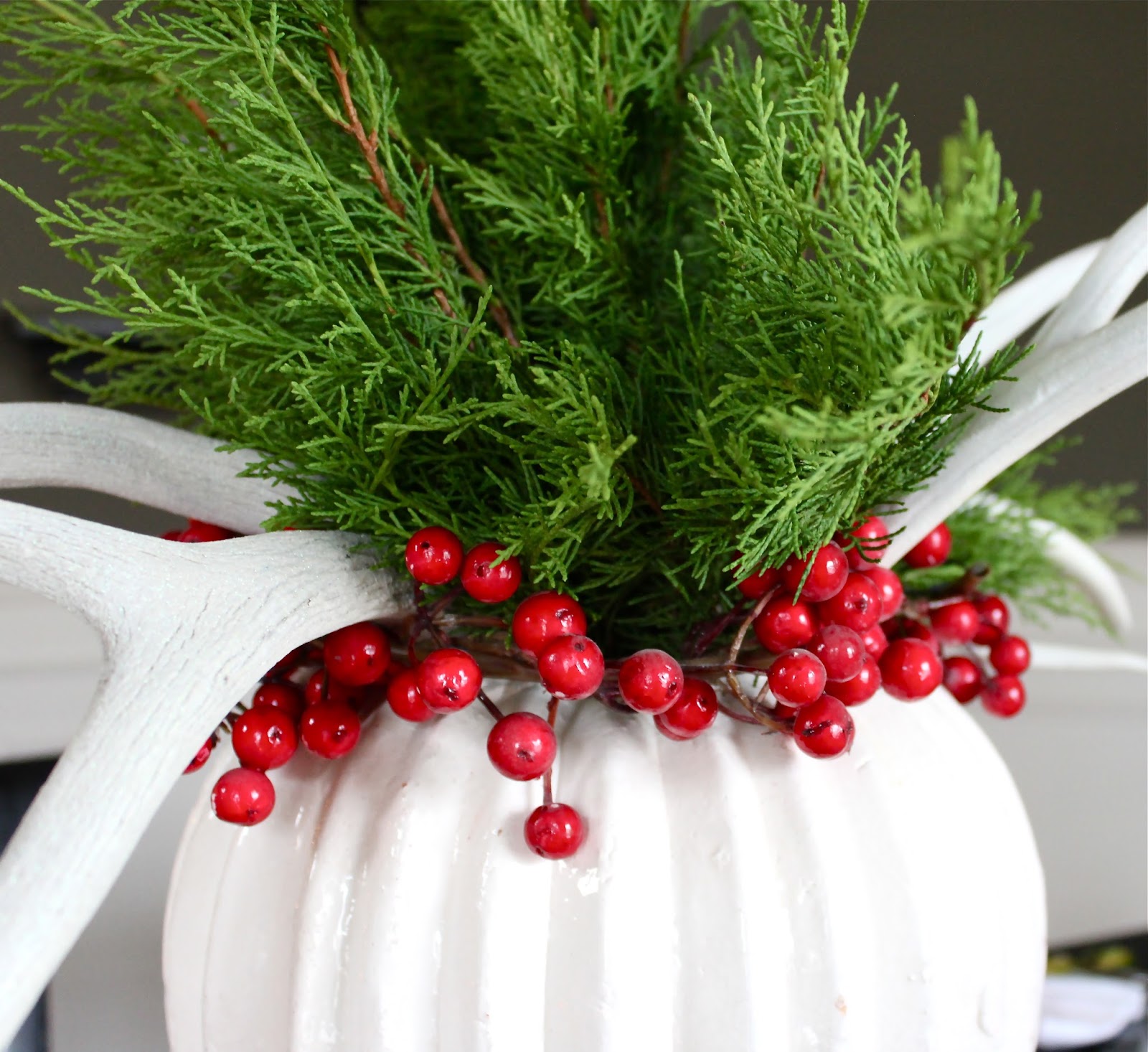 The Yellow Cape Cod: Antler Evergreen Holiday Centerpiece
