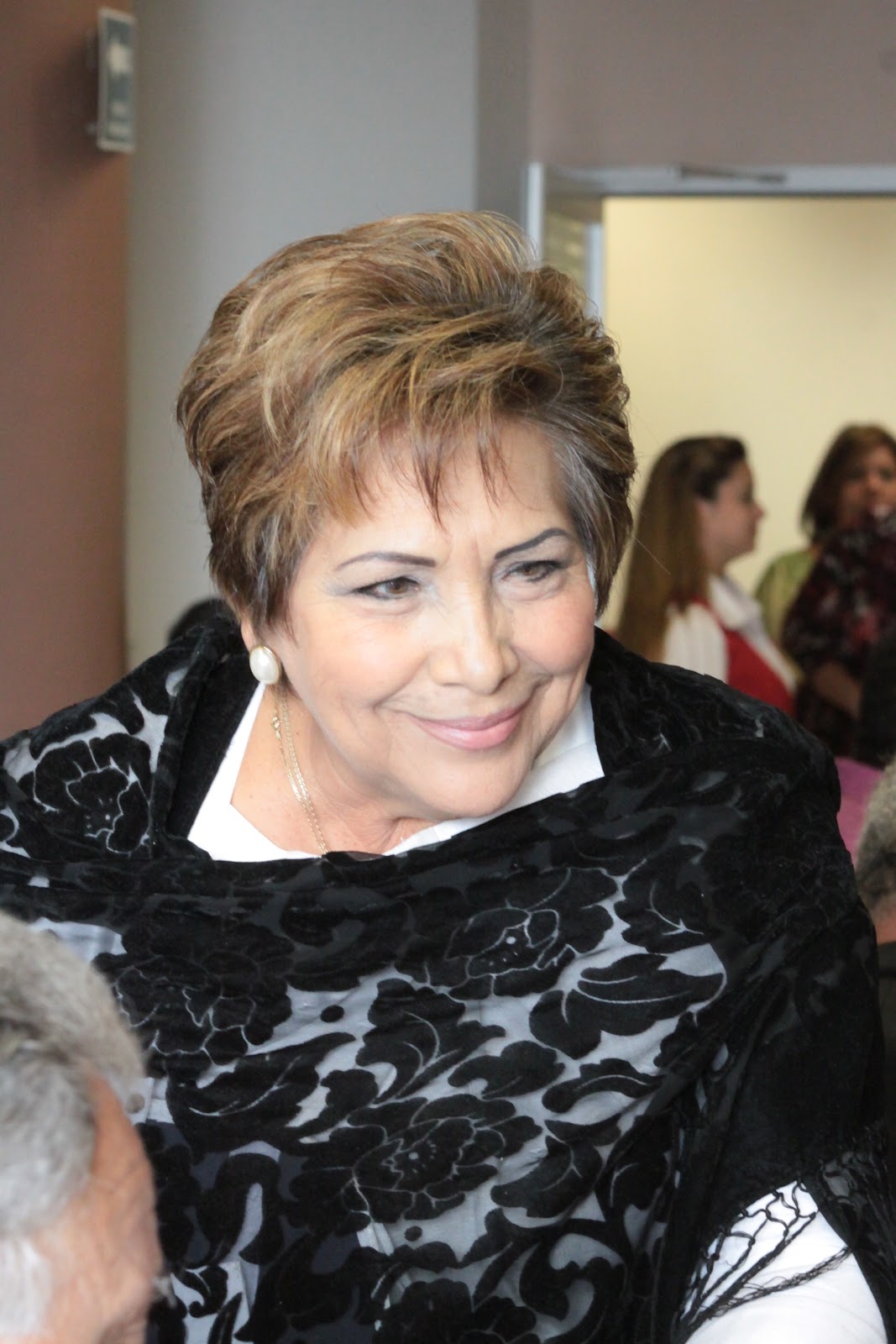 Temas y sucesos // Diálogos : DIALOGOS DE POLITICA