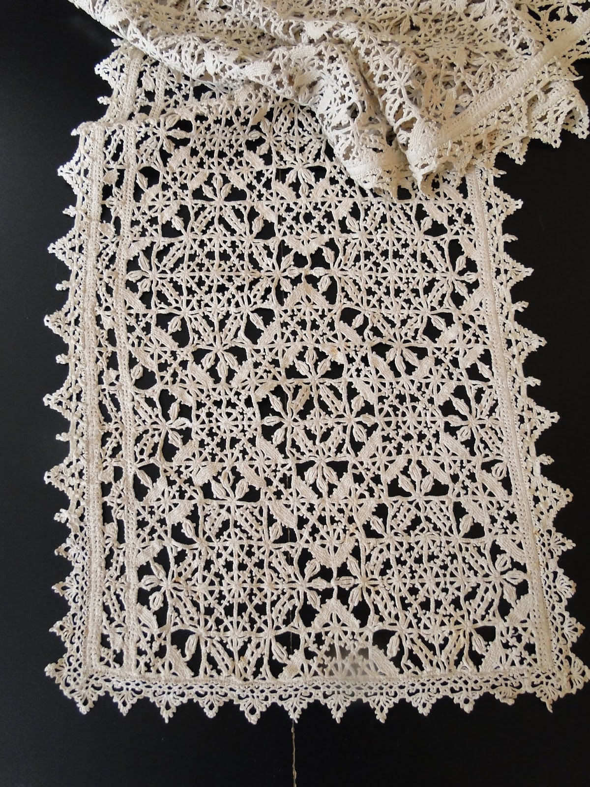 Buyer & Seller of Antique Lace, Fine Linens, Vintage Clothing, Haute ...