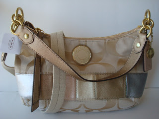 Yang Best Jer !: COACH signature stripe multi F19201