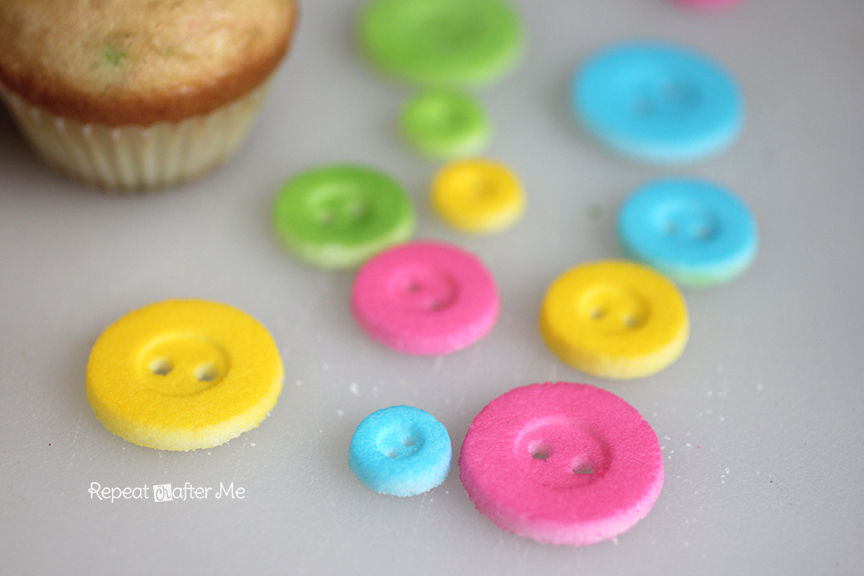 Button Cupcakes - Repeat Crafter Me