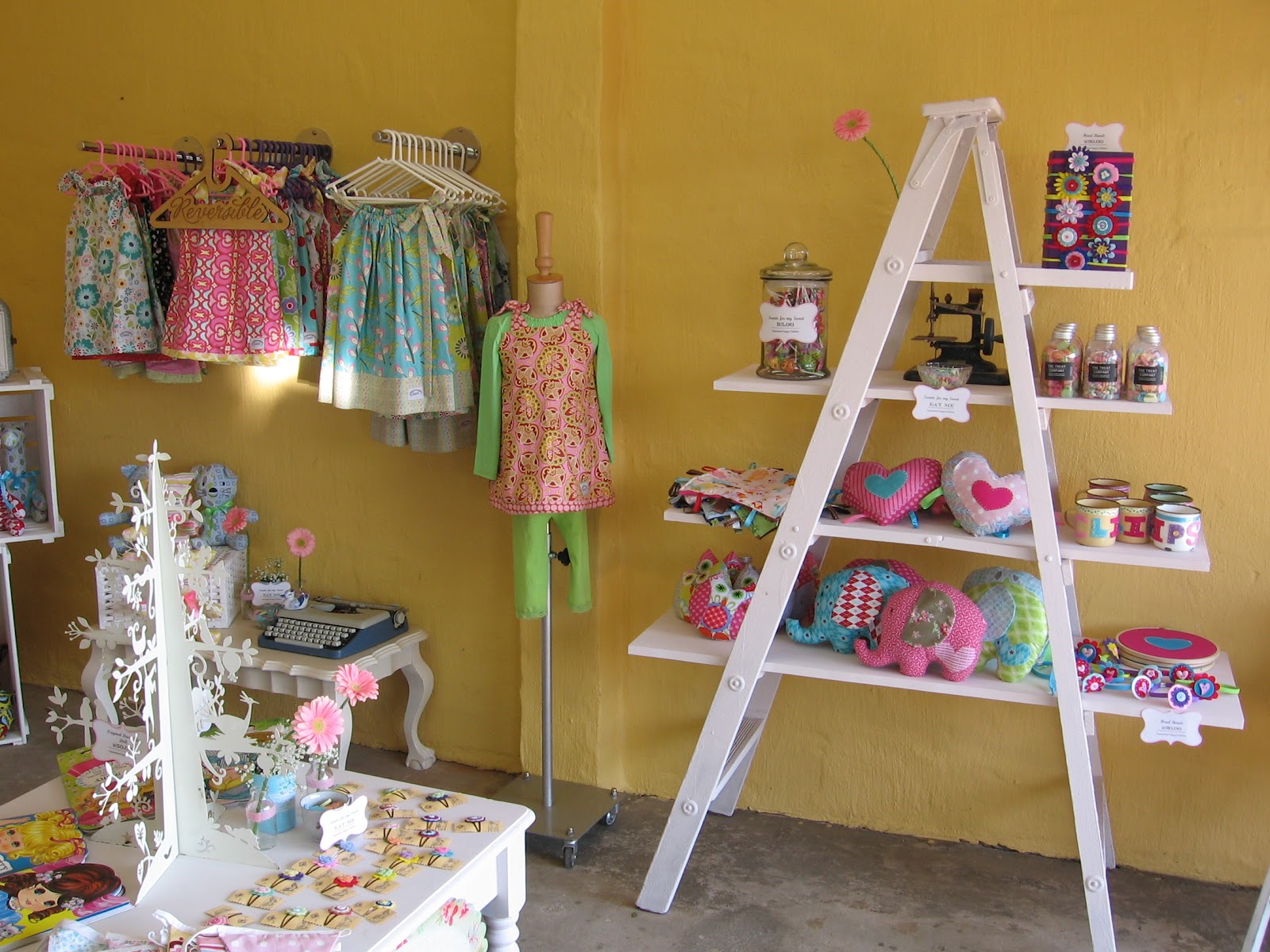 Lun@tic: Recycled Display Unit - Tutorial